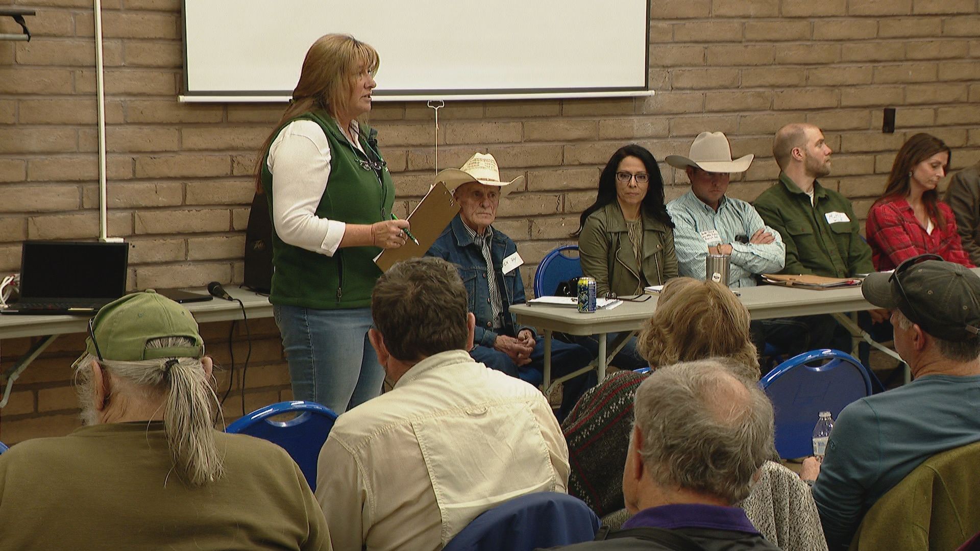 Colorado wolf reintroduction divides rural, urban parts of state ...