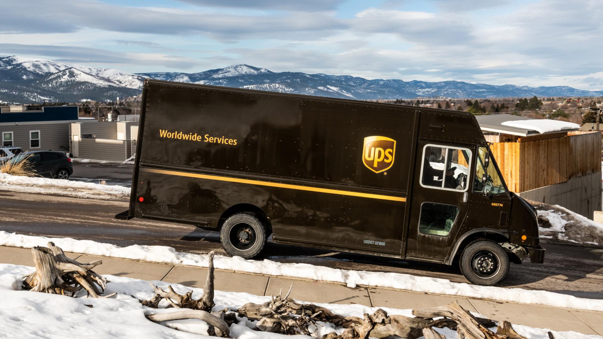 UPS announces hiring plans for 2024 holiday season | 9news.com