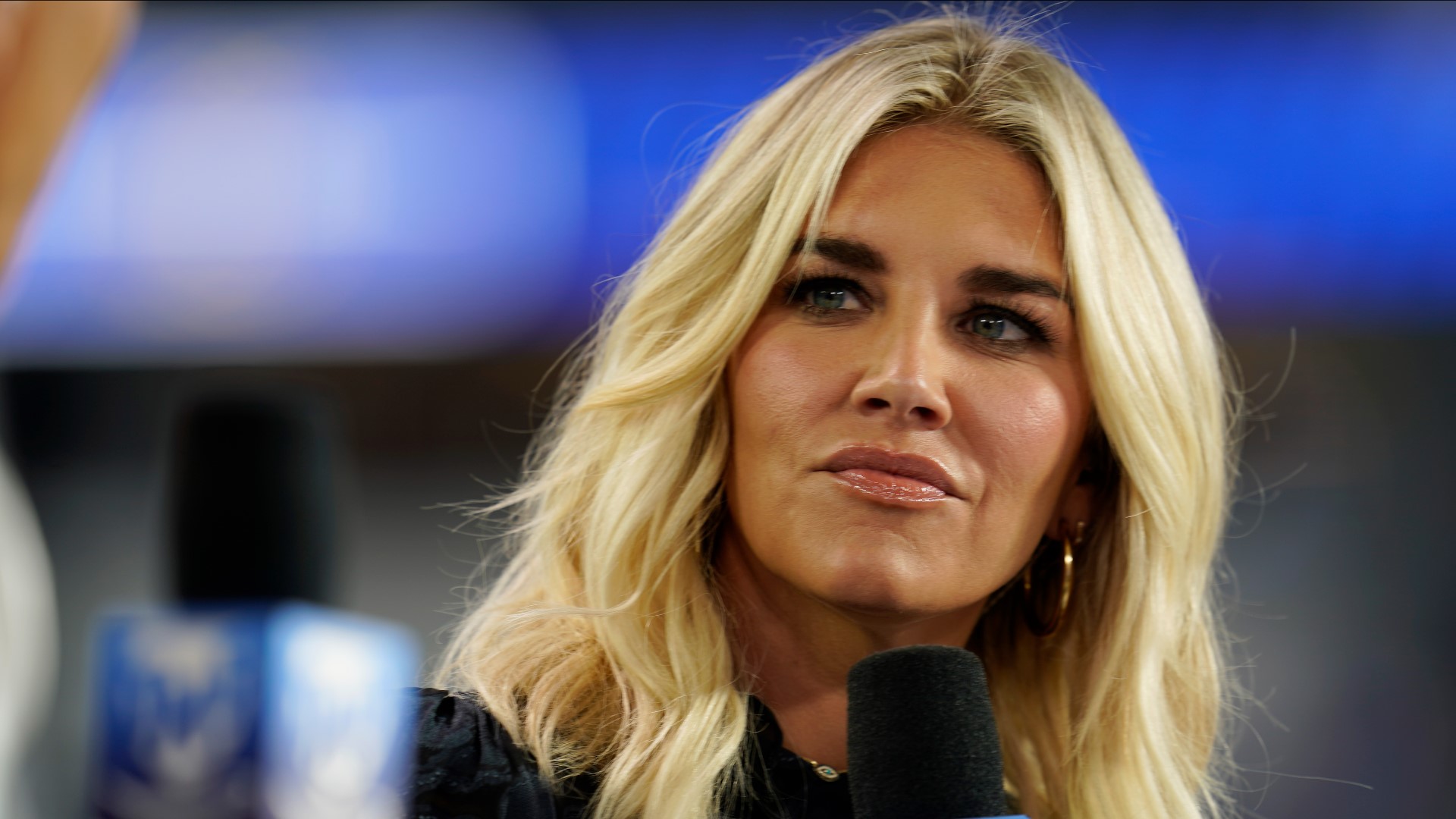 NFL host says she'd make up sideline reports, makes new statement ...