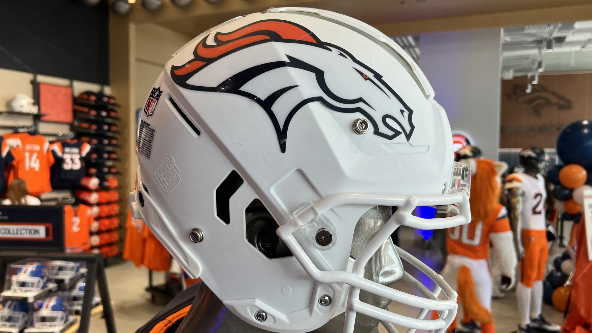 Denver Broncos debut new jerseys and uniforms | 9news.com