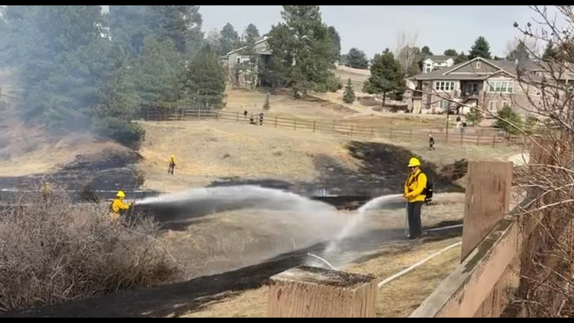 Aurora firefighters respond to 2 brush fires | 9news.com