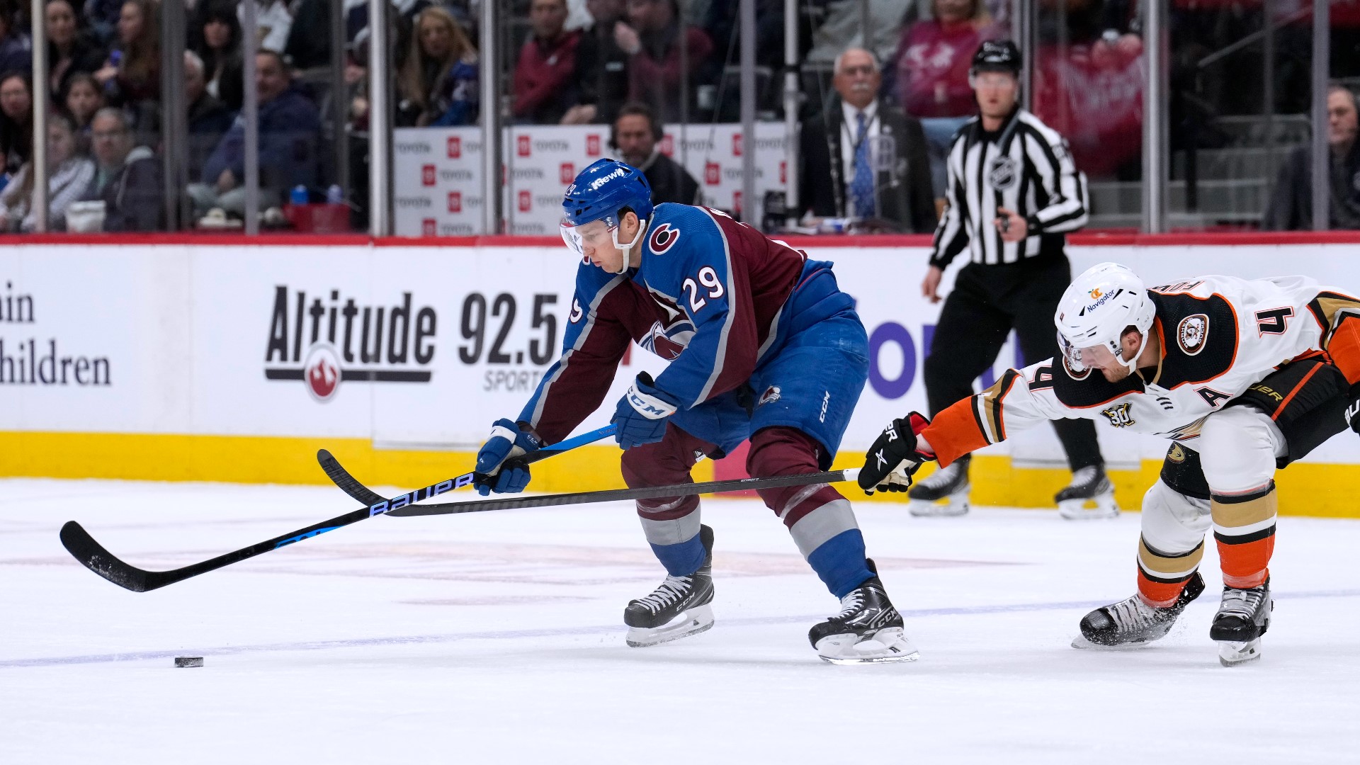 Colorado Avalanche withstand Anaheim Ducks rally | 9news.com