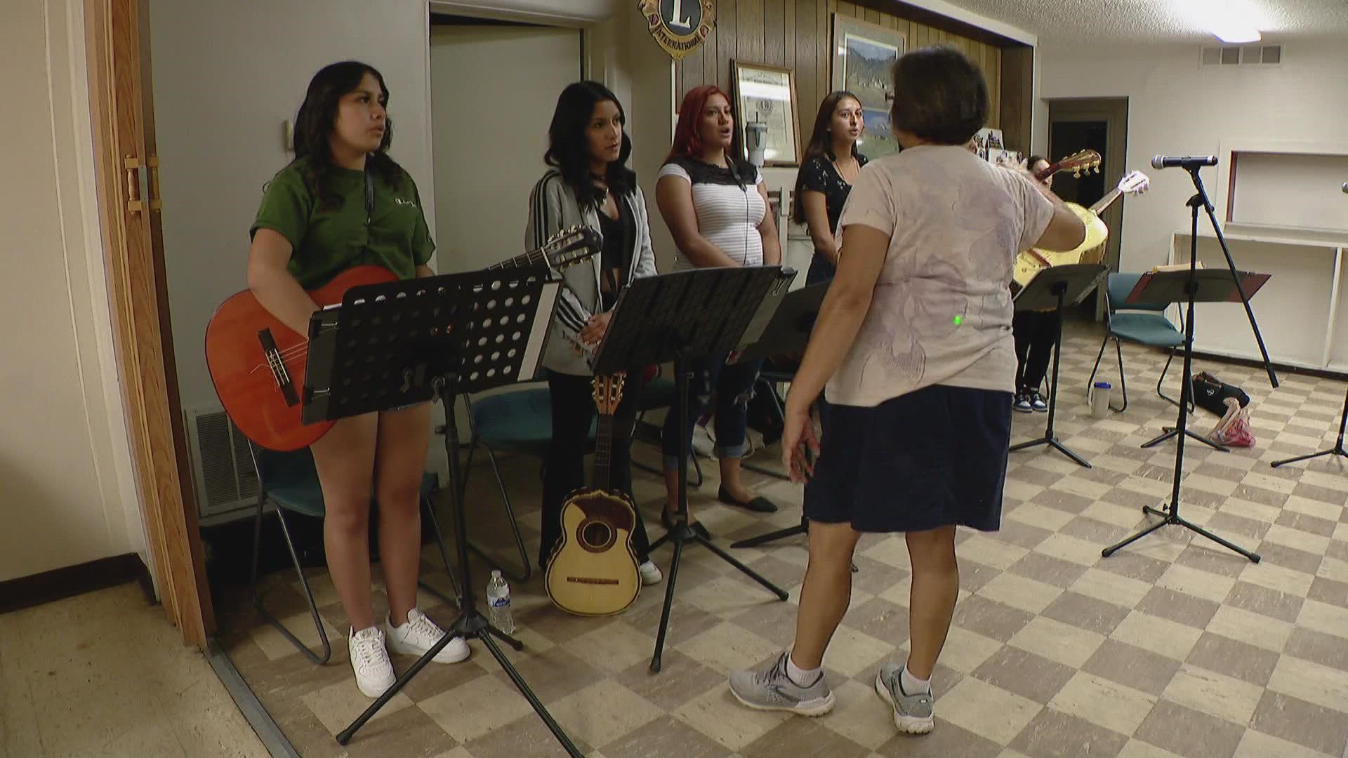 First all-female Mariachi band advancing Mexican tradition | 9news.com