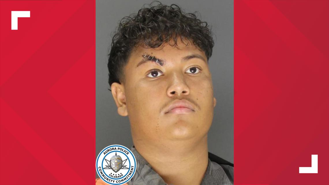 Teen arrested in Aurora crash that killed mom and daughter | 9news.com