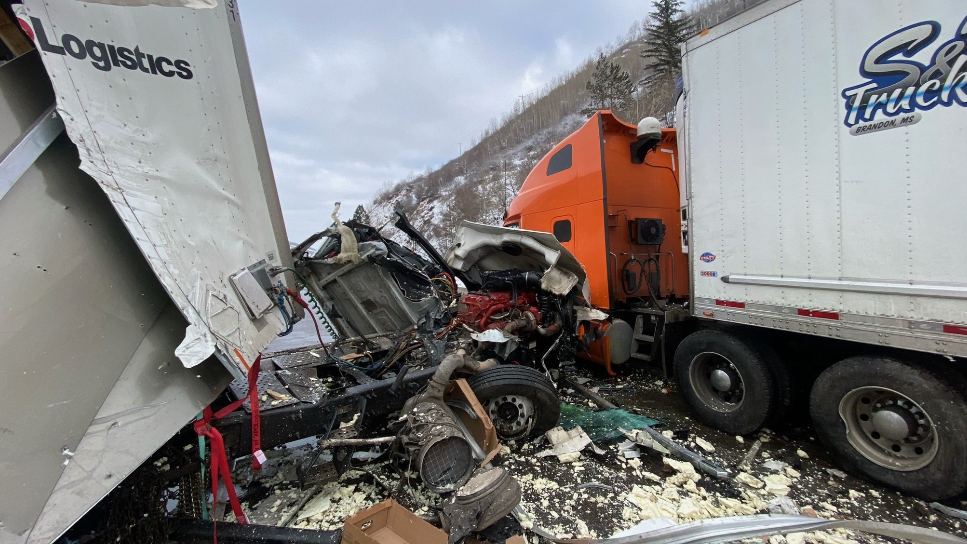 Semi-truck crash closes westbound Interstate 70 near Vail | 9news.com