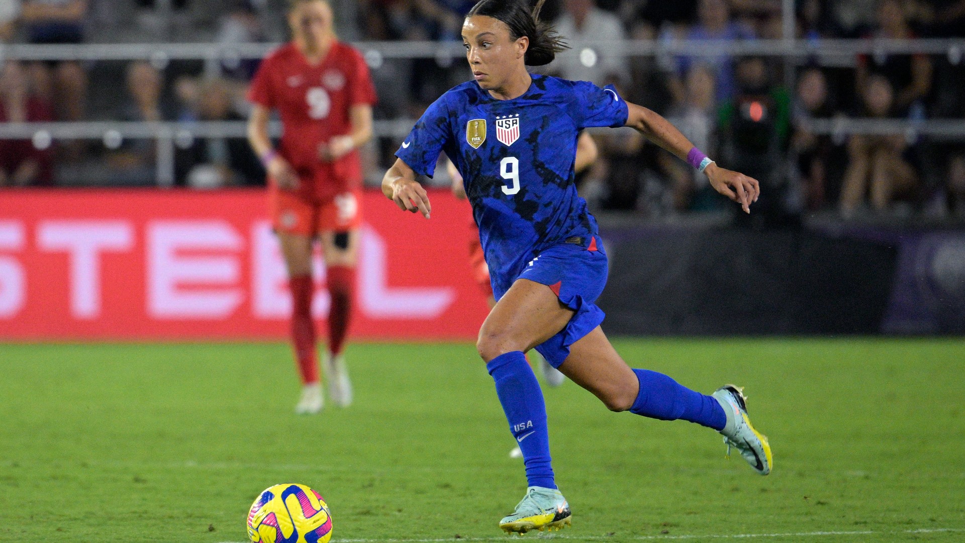 Mallory Swanson signs record NWSL contract | 9news.com