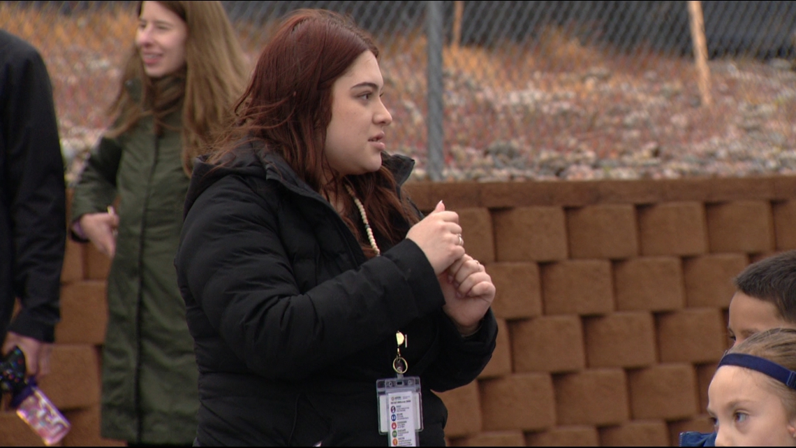 Denver's deaf and hard of hearing students unite at track & field day ...