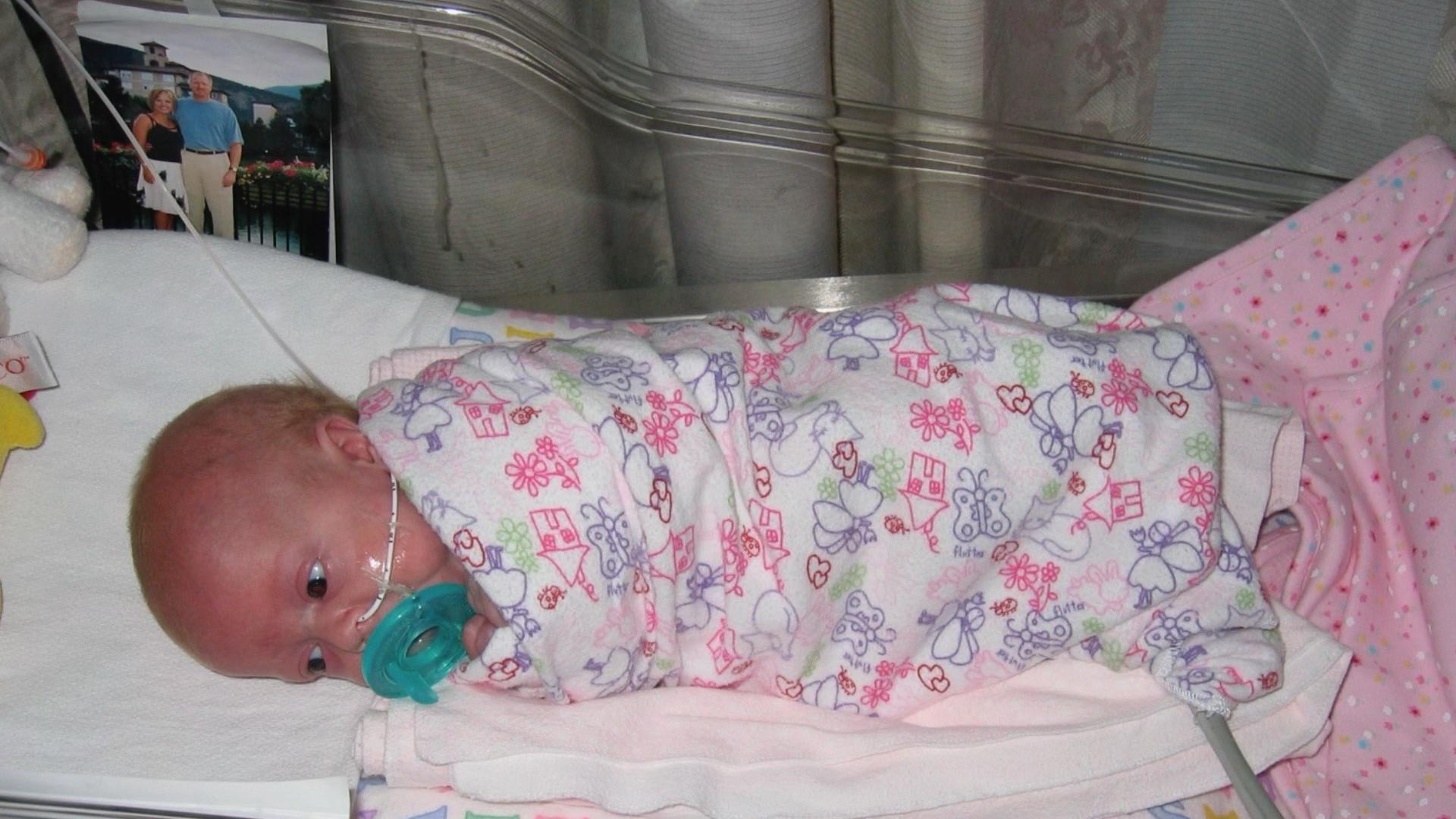 19-year-old volunteers at same NICU she stayed in | 9news.com