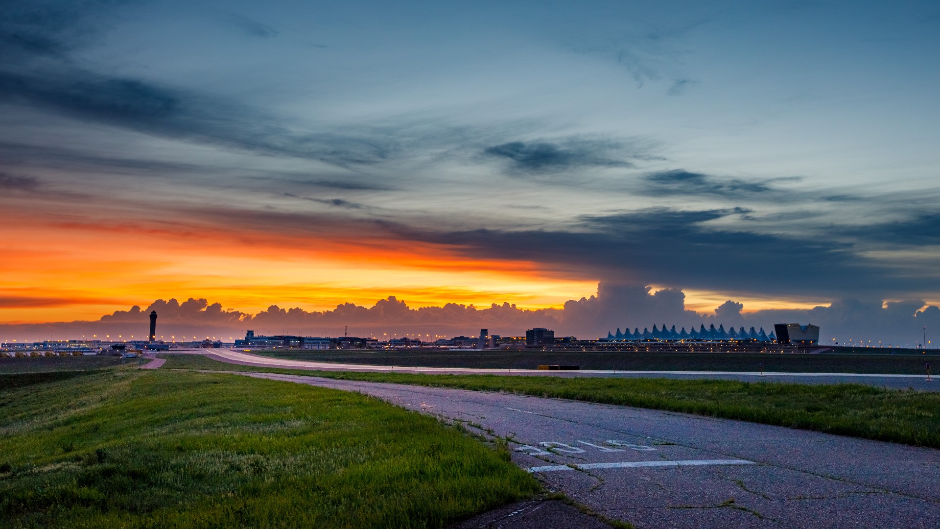 '5K on the Runway': Denver airport to host 5K race on the tarmac ...