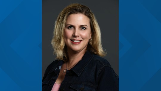 850 KOA morning co-host April Zesbaugh announces retirement | 9news.com