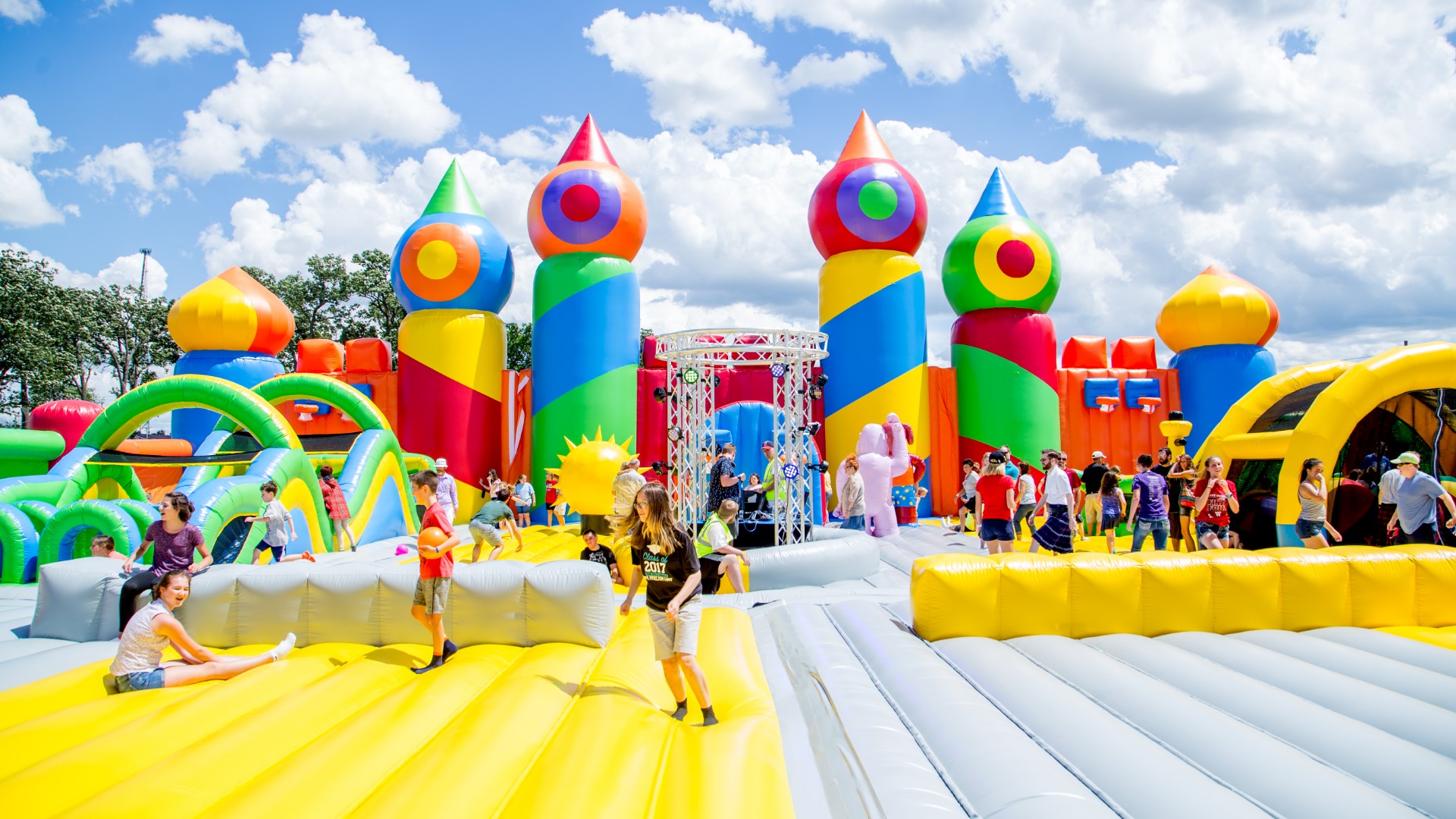 Big Bounce America brings world's largest bounce house to Denver ...