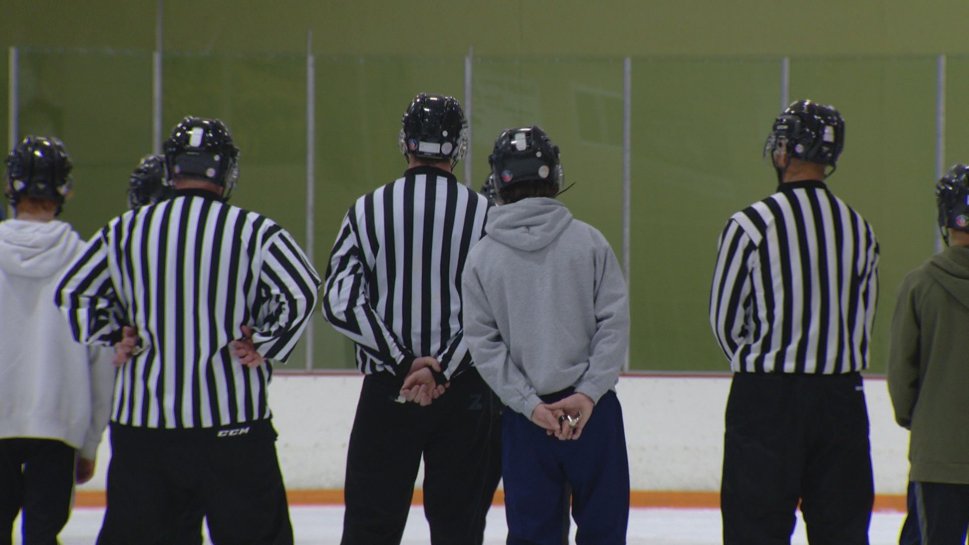 Abuse from parents pushing youth hockey refs out | 9news.com