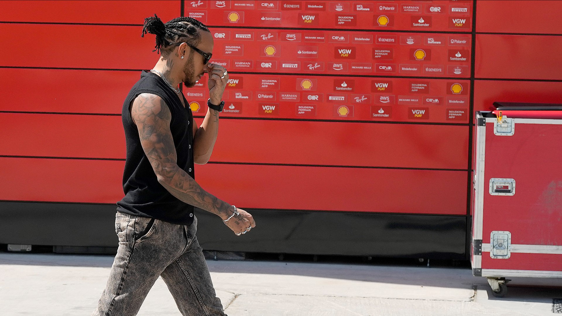 Lewis Hamilton cleared to race in Bahrain after jewelry inspected ...