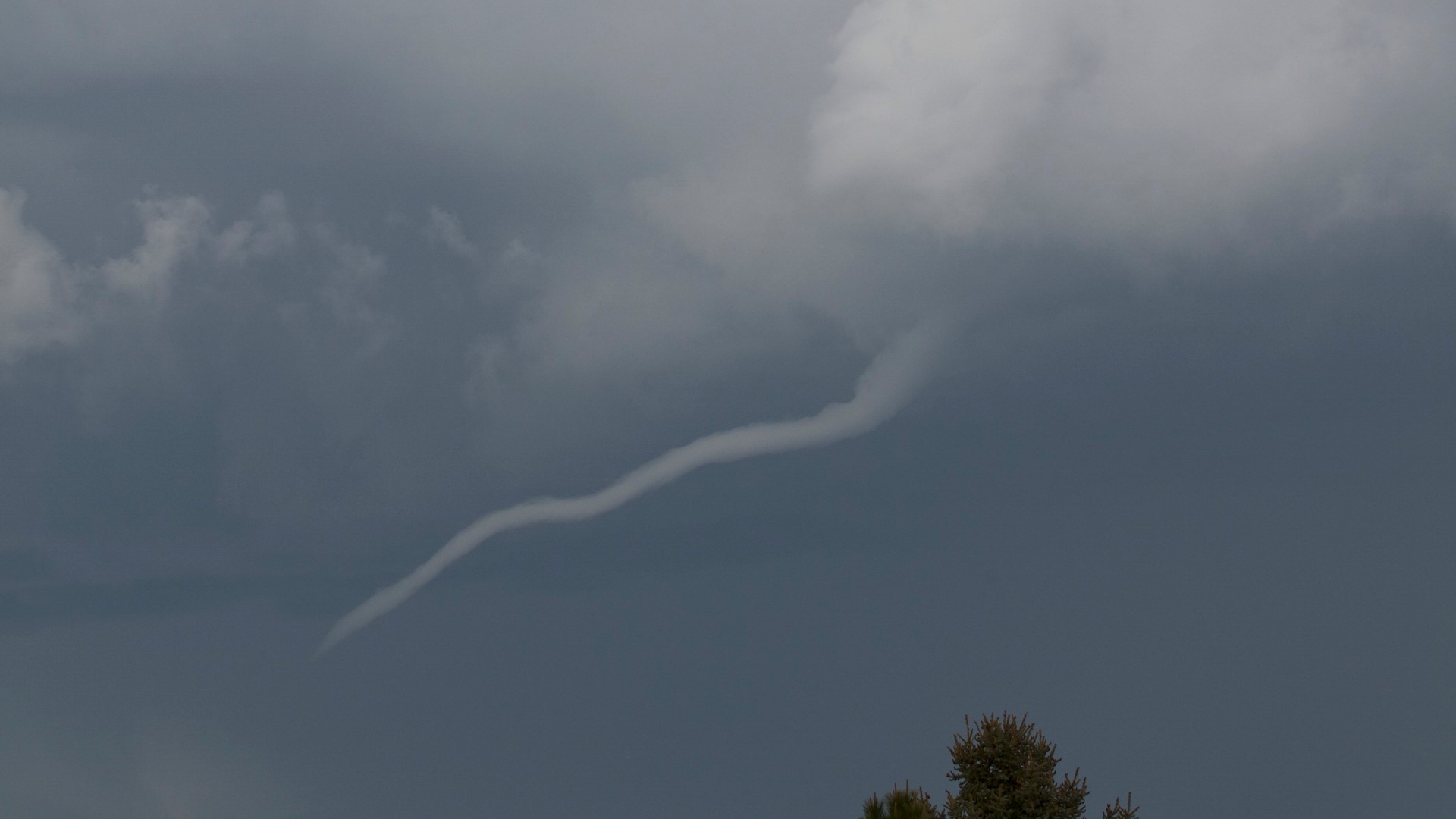 Colorado severe weather: Funnel clouds spotted in Aurora, Elizabeth ...