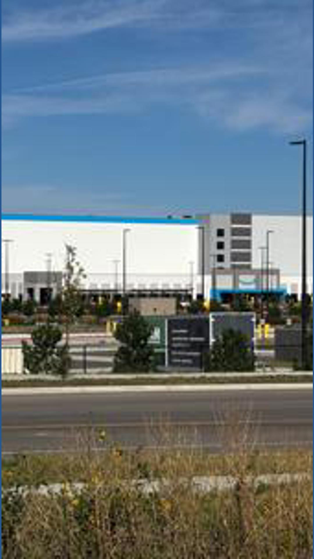 What's going on with the empty Amazon warehouse building along I-25 in ...