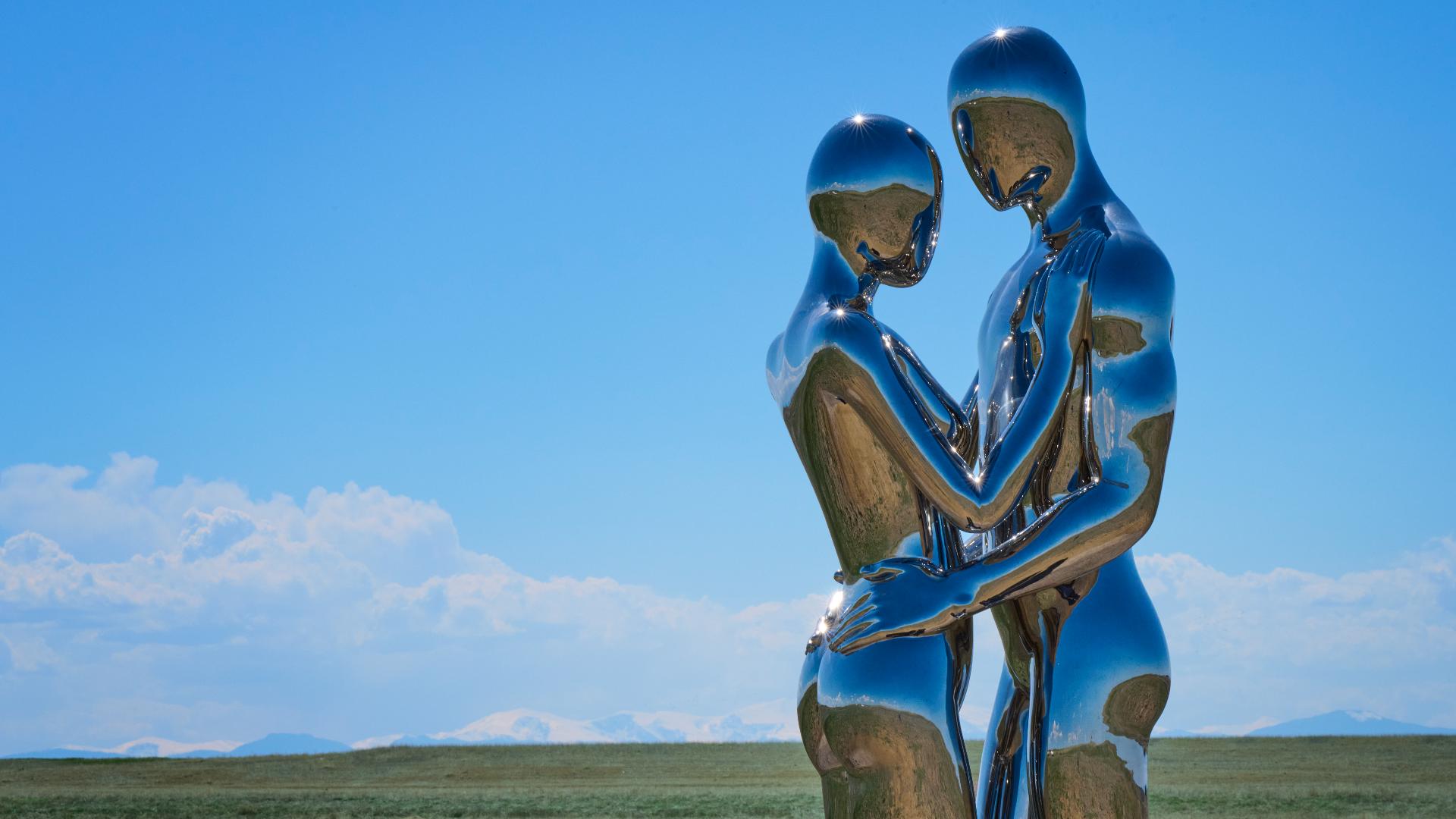 New 58-foot tall 'Liberty' art sculpture installed at The Aurora ...