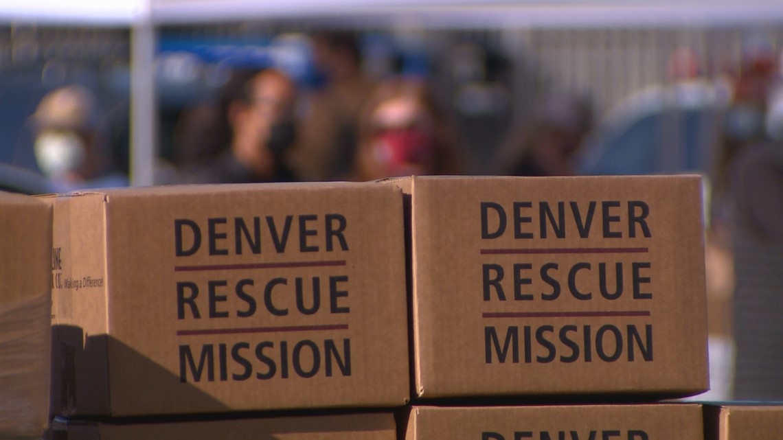 Denver Rescue Mission carries on Thanksgiving tradition | 9news.com