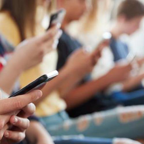 Denver Public Schools passes bell-to-bell ban on cell phones | 9news.com