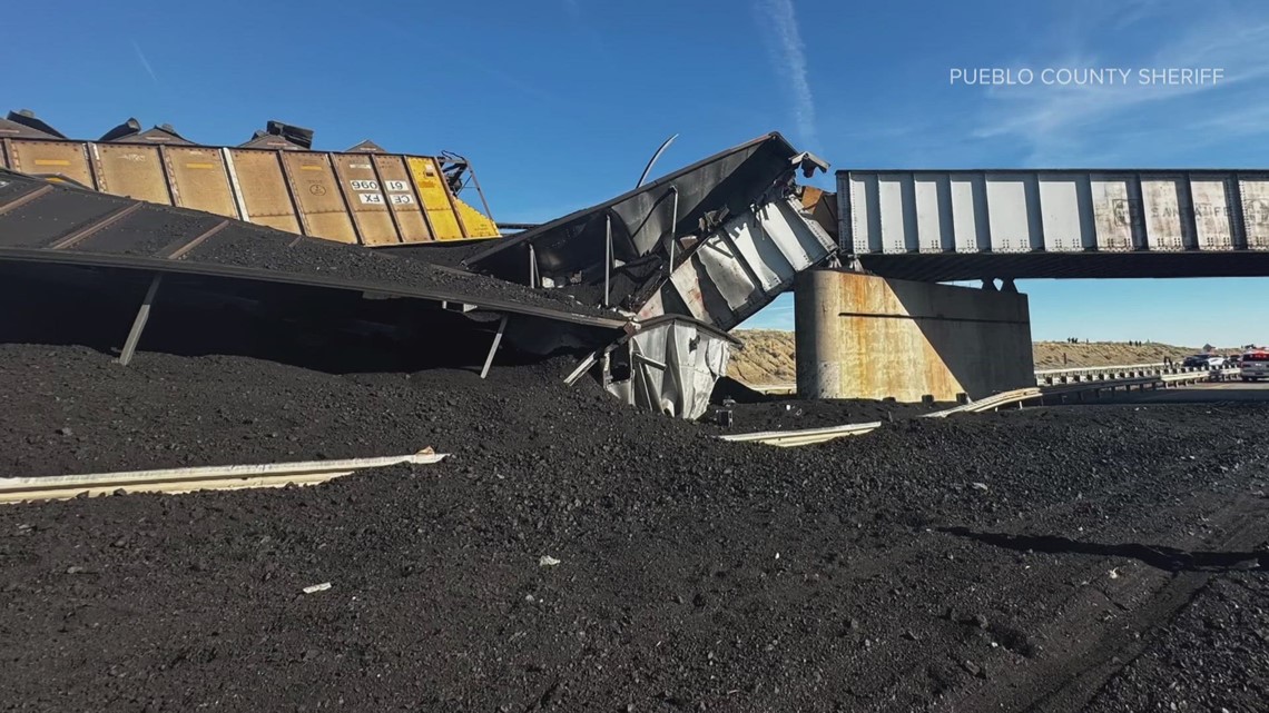 Train derails onto interstate north of Pueblo, Colorado | 9news.com