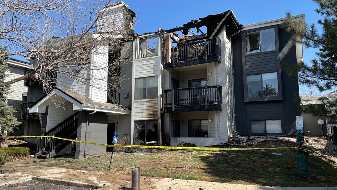 Fire rips through 24 units in Boulder apartment building | 9news.com