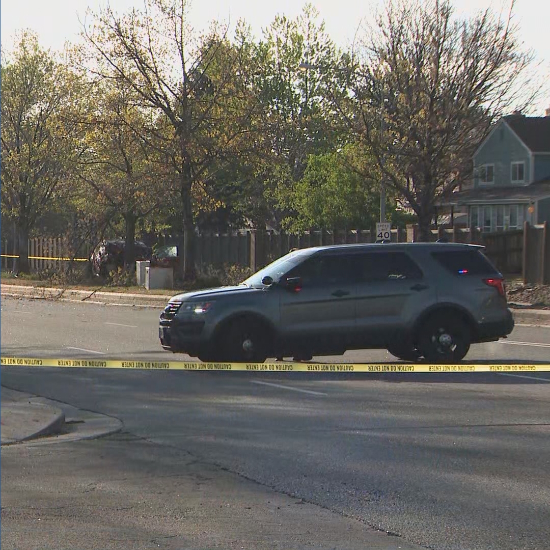 1 person killed after car crashes into tree in Aurora | 9news.com