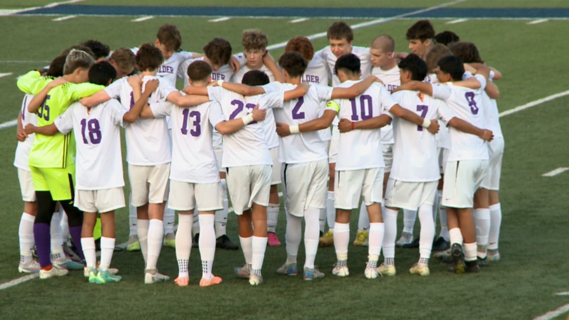 Boulder boys soccer shuts out Valor Christian | 9news.com