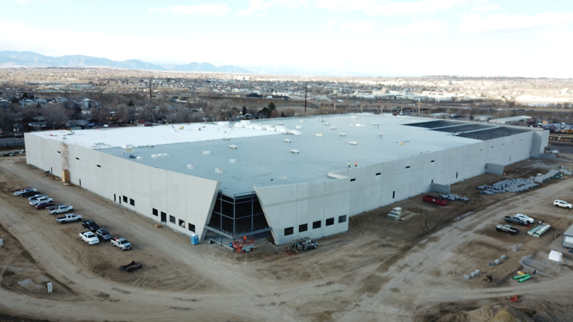 Pepsi opens 283,500-square-foot warehouse facility in Denver | 9news.com