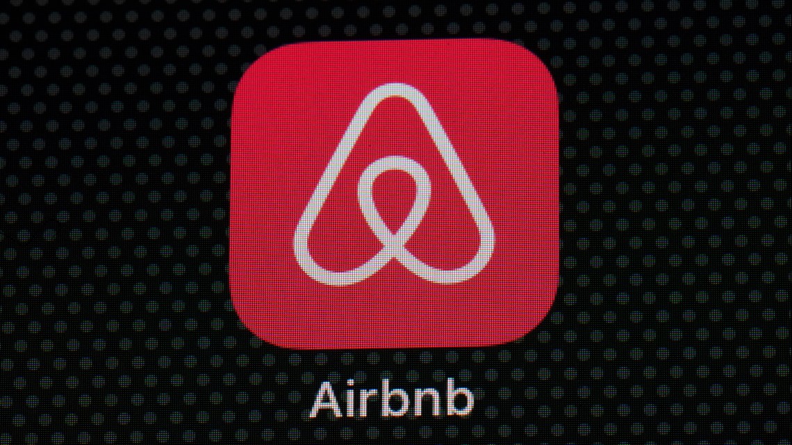 2 men accused of widespread Airbnb, Vrbo scam | 9news.com