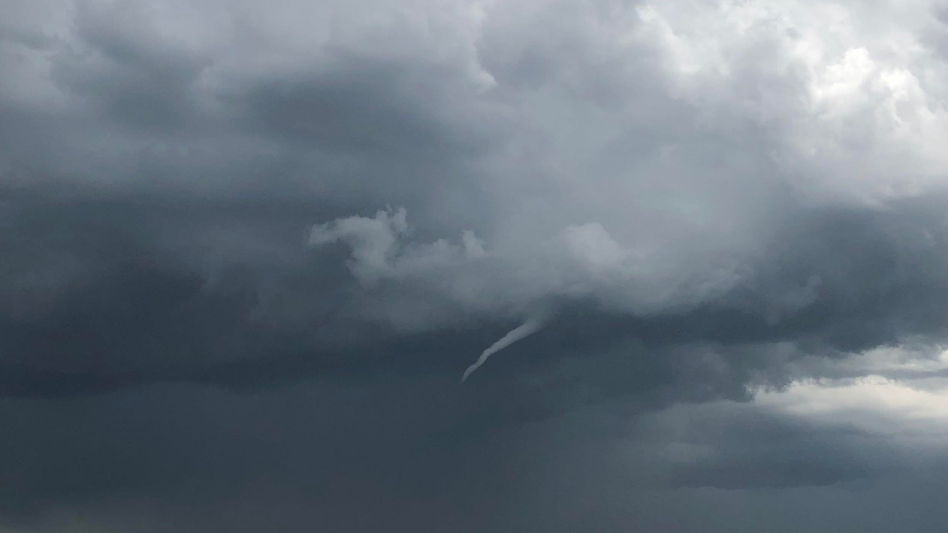 Colorado severe weather: Funnel clouds spotted in Aurora, Elizabeth ...