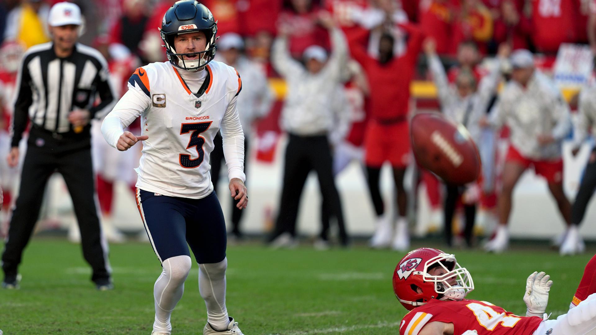 Chiefs block short field goal attempt at buzzer to beat Broncos | 9news.com