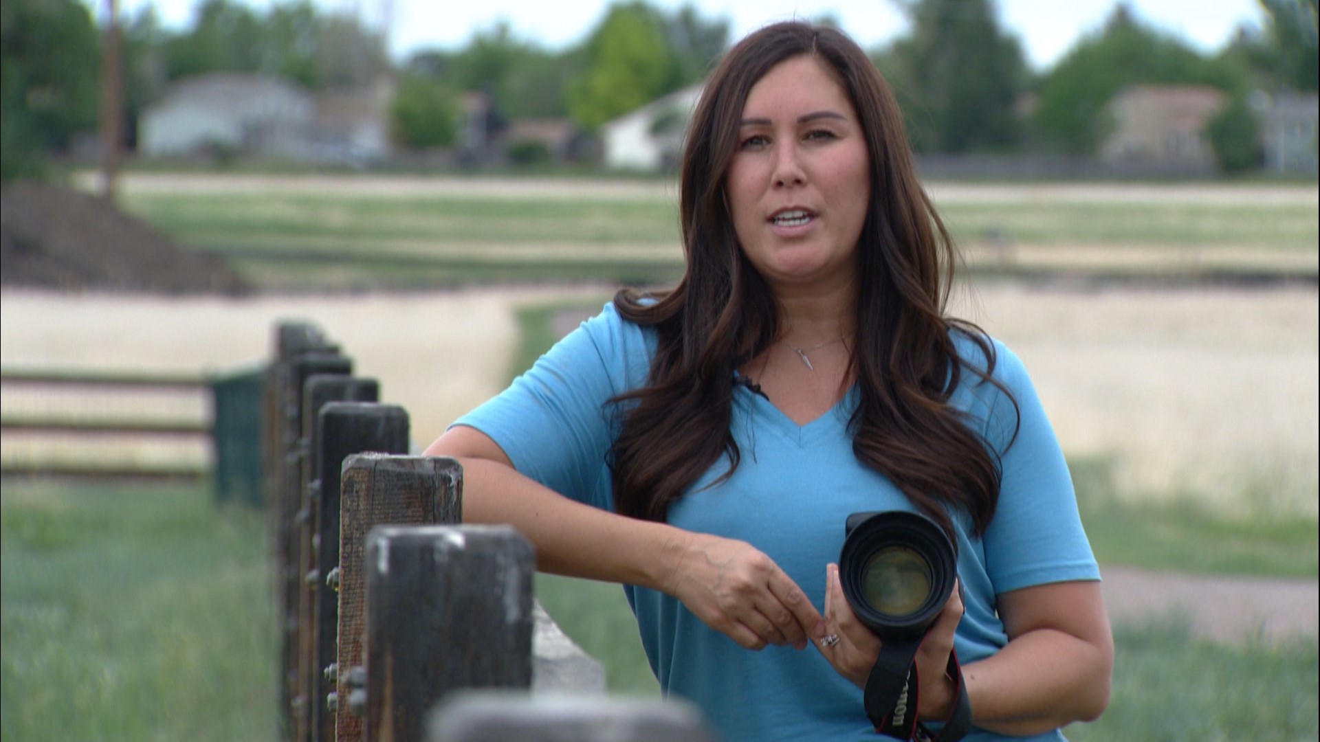 Photographers snap senior pictures on a budget | 9news.com