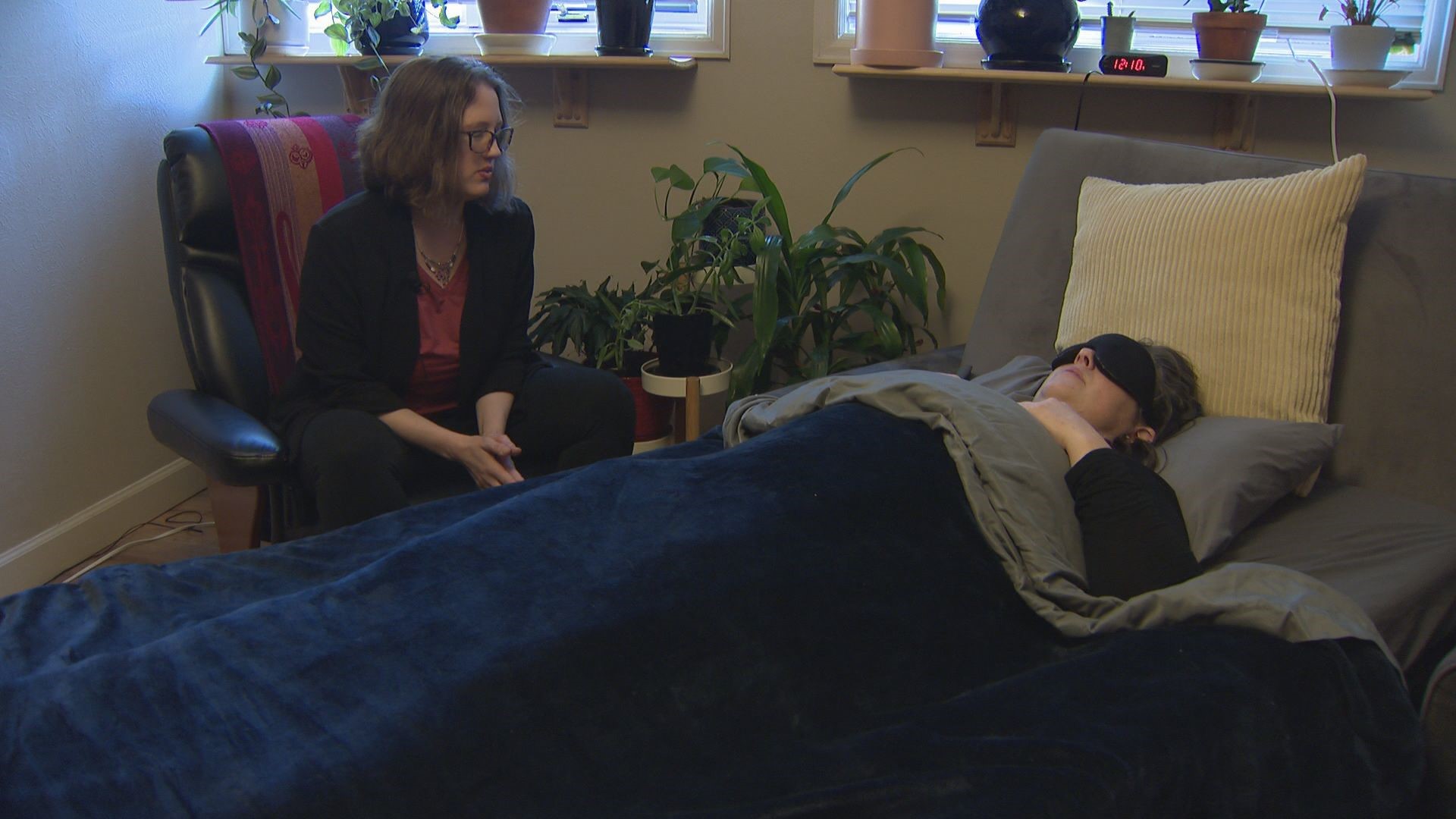 Inside look at a psychedelic therapy session in Colorado | 9news.com