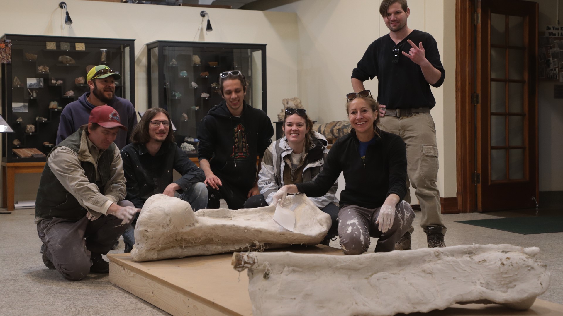 Royal Gorge fossils: 2 dinosaur leg bones found in Colorado | 9news.com