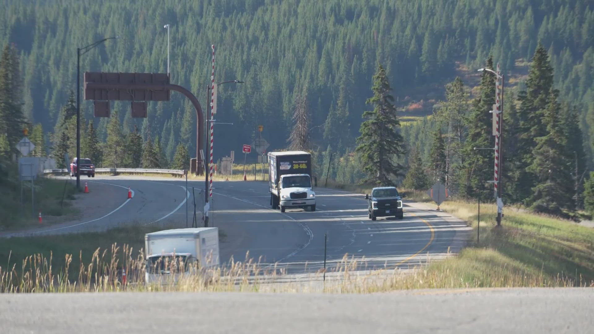 CDOT launches rapid highway closure system on Vail Pass | 9news.com