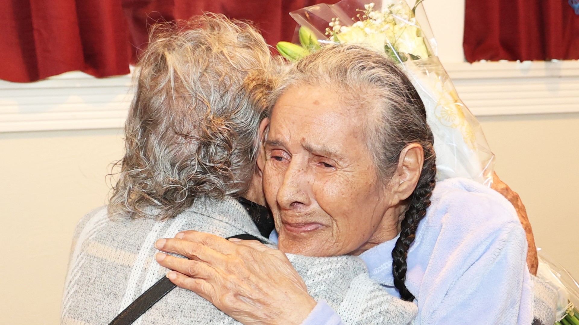 Twins reunite after 81 years apart thanks to a DNA test | 9news.com