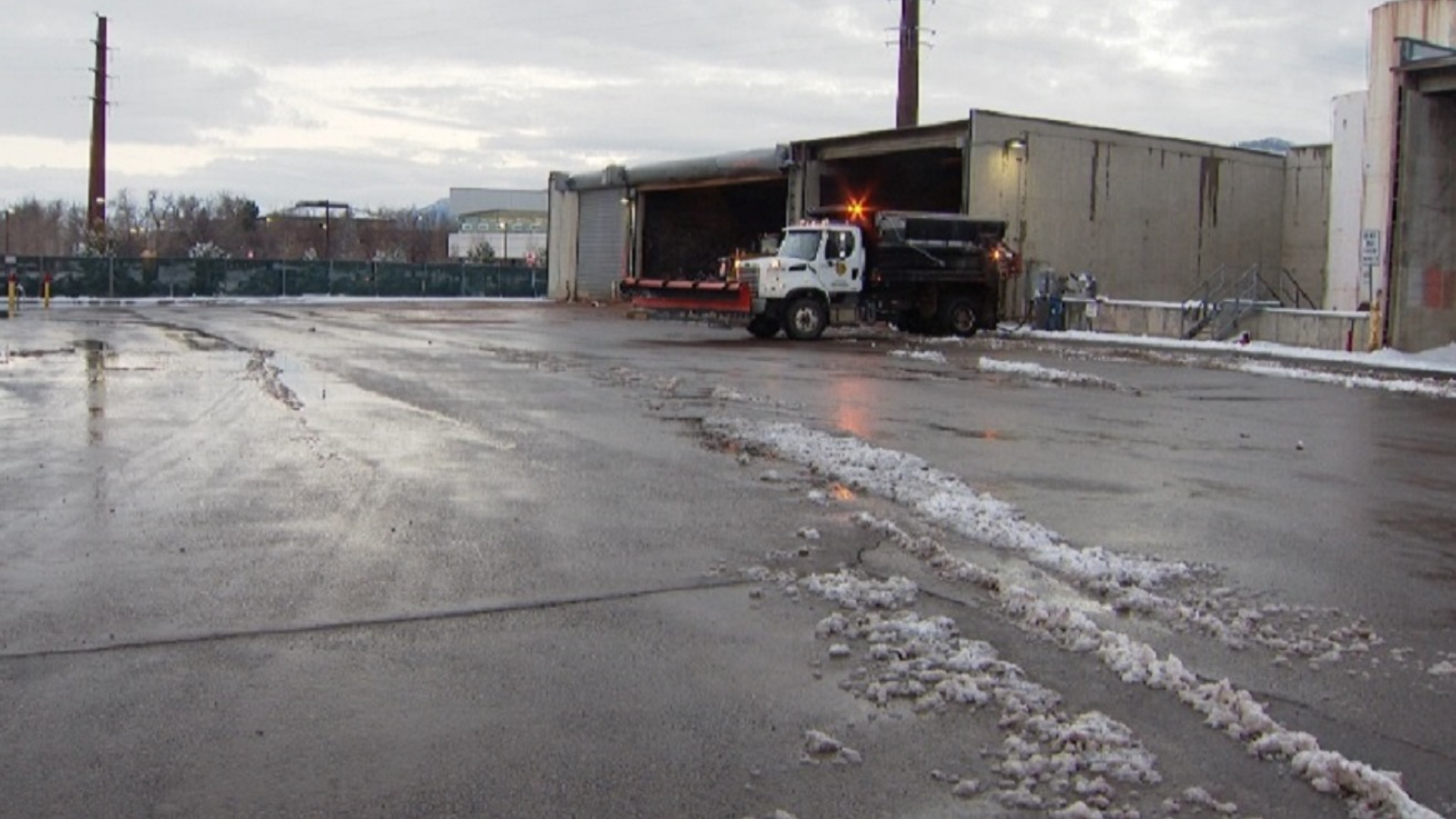 Denver, CDOT plows prepare for snow, ice during rush hour commute ...