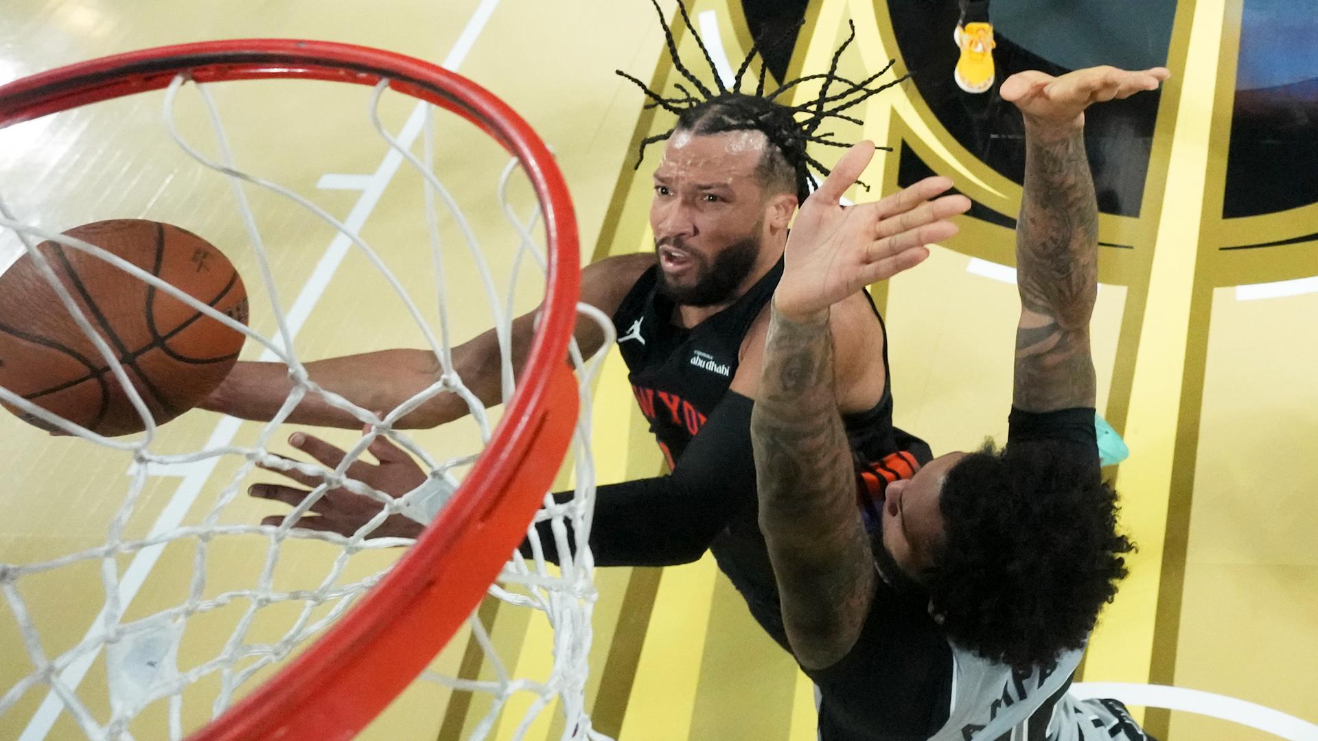 Knicks win NBA Cup after rallying to beat Spurs 124-113 | 9news.com