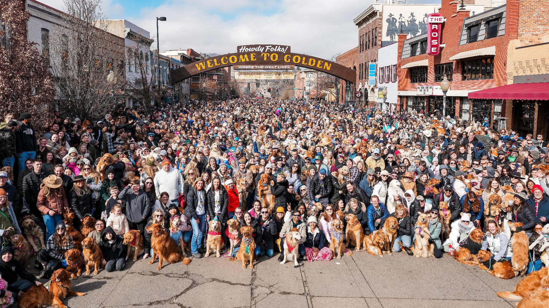 Thousands of golden retrievers are gathering in Golden, Colorado ...
