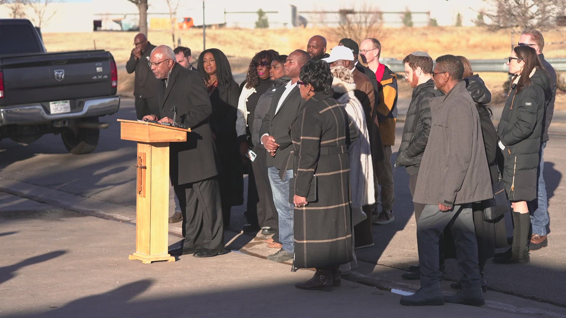 Faith leaders condemn killings by federal officers outside Aurora ICE ...