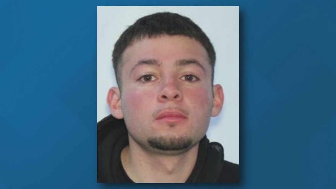 Denver police searching for suspect in deadly stabbing | 9news.com
