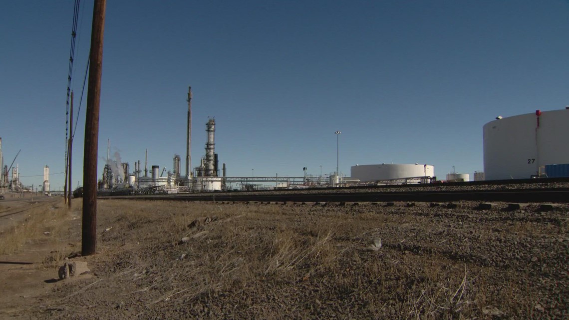 Crews respond to 'vapor leak' at Suncor oil refinery | 9news.com