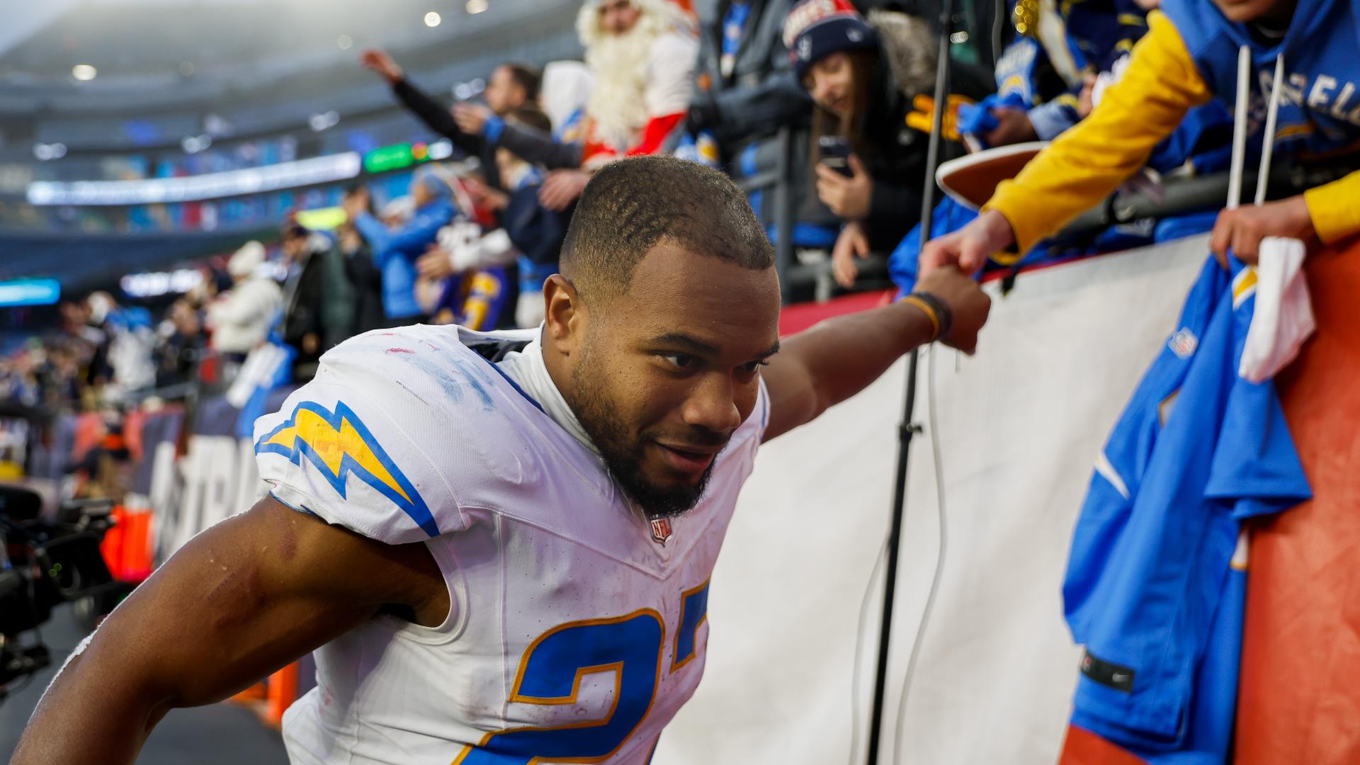 Denver Broncos sign veteran running back away from Chargers | 9news.com