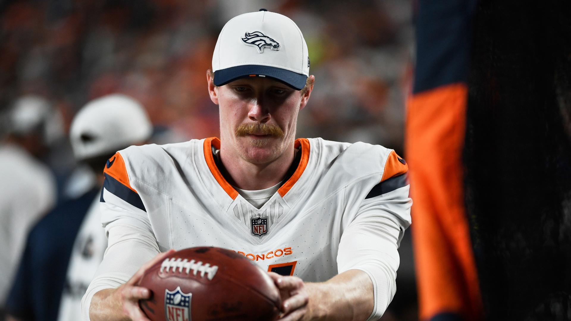 Broncos' Crawshaw seeks consistency with unique punt plan | 9news.com