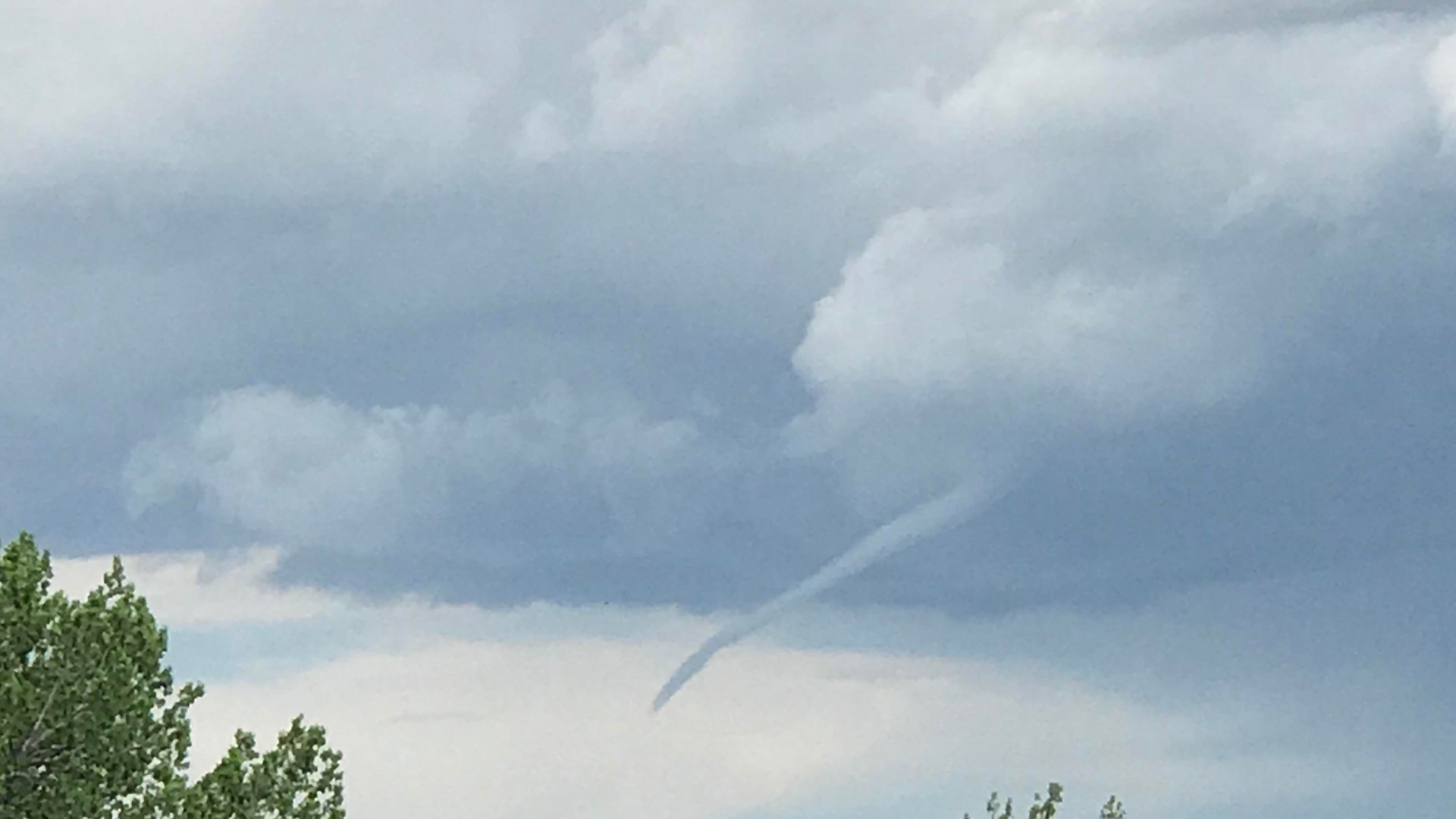 Colorado severe weather: Funnel clouds spotted in Aurora, Elizabeth ...