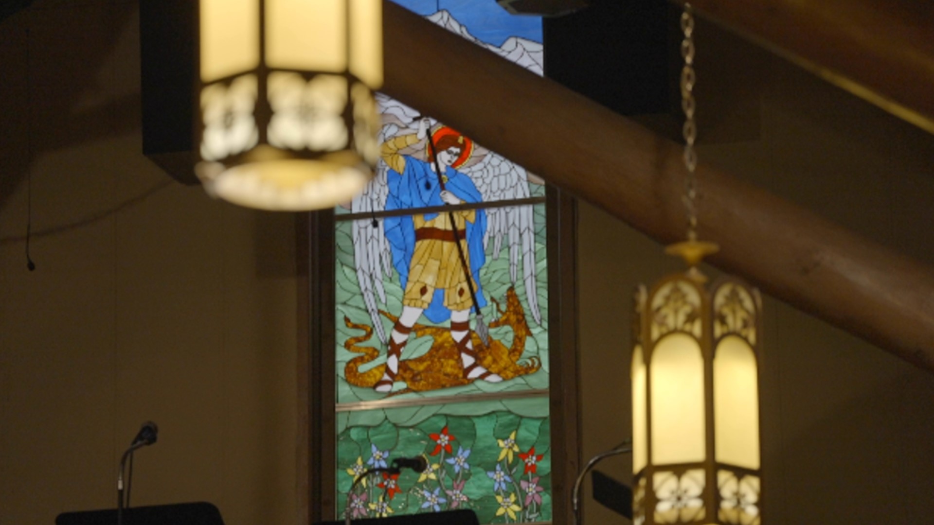 Colorado stained glass artist creates unique tribute | 9news.com