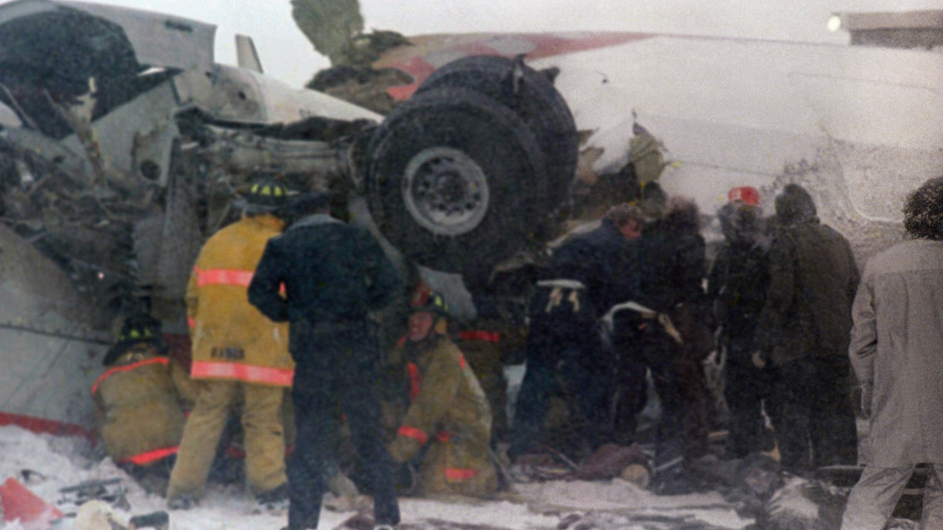 1987 Denver plane crash: Snow plow driver was among 1st on scene ...