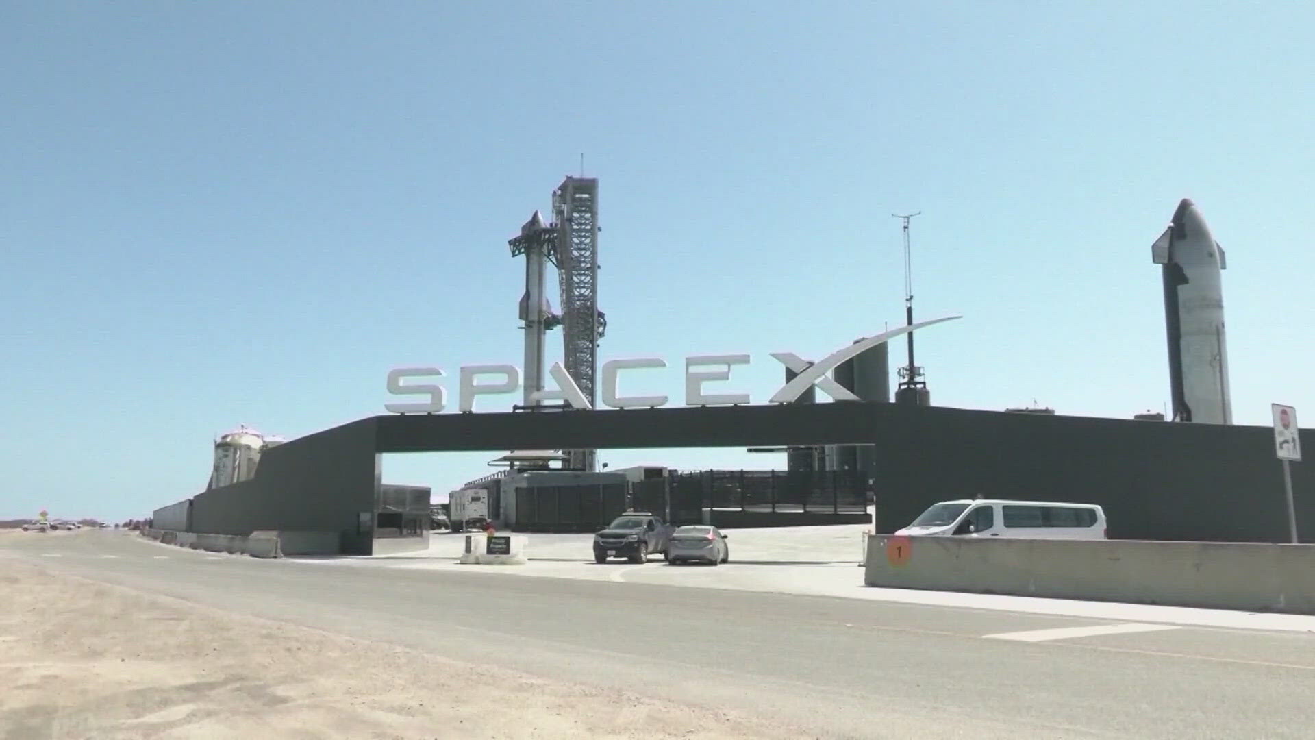SpaceX and EchoStar strike $17B deal for spectrum licenses | 9news.com