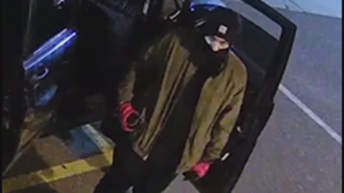 Suspect shows undercover agent surveillance footage of theft | 9news.com