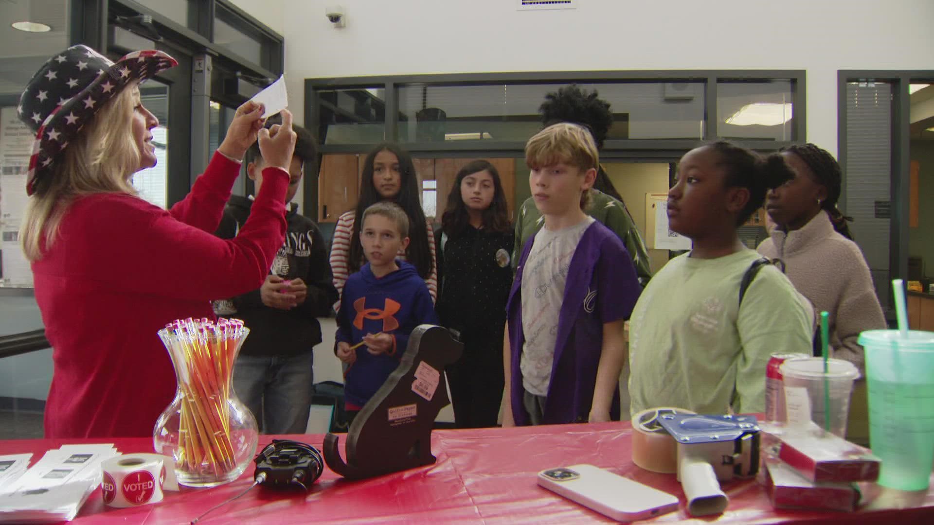 Aurora elementary school students vote on new mascot | 9news.com