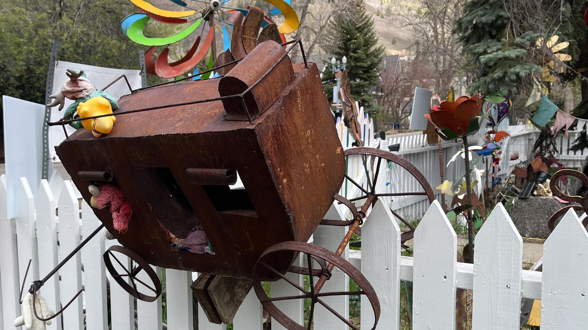 Aspen artist Mark Tye faces sign dispute over artistic yard | 9news.com